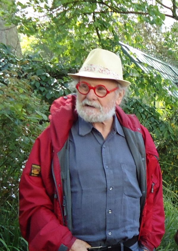 Death of Roger Phillips – Mediterranean Plants and Gardens
